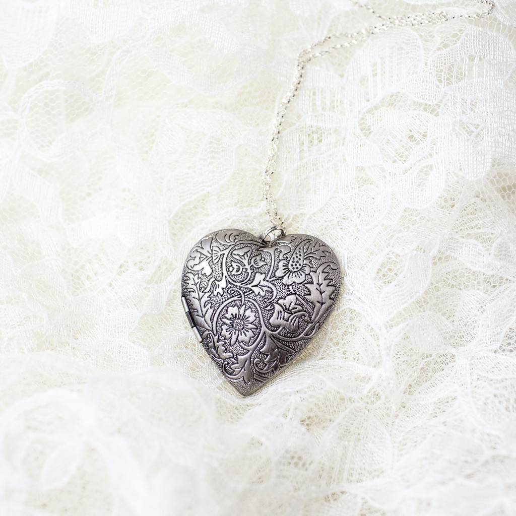 Silver Heart Locket - Choose 0-2 Photos - GiGisPetals