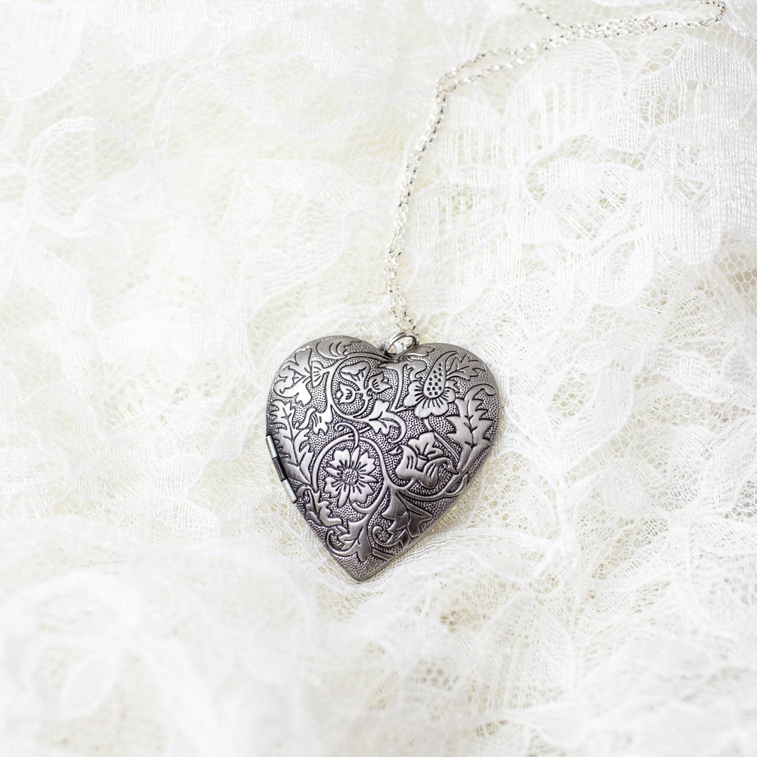 Silver Heart Locket - Choose 0-2 Photos - GiGisPetals