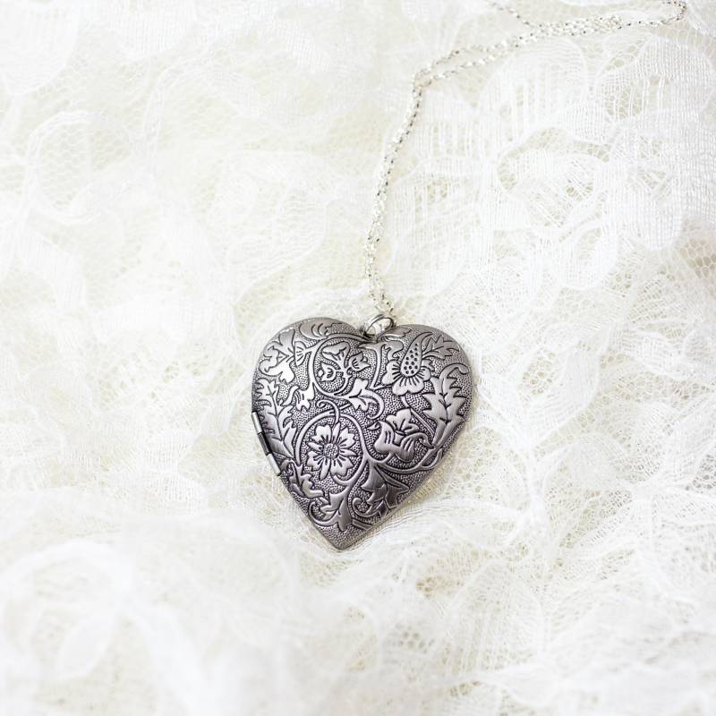 Silver Heart Locket - Choose 0-2 Photos - GiGisPetals